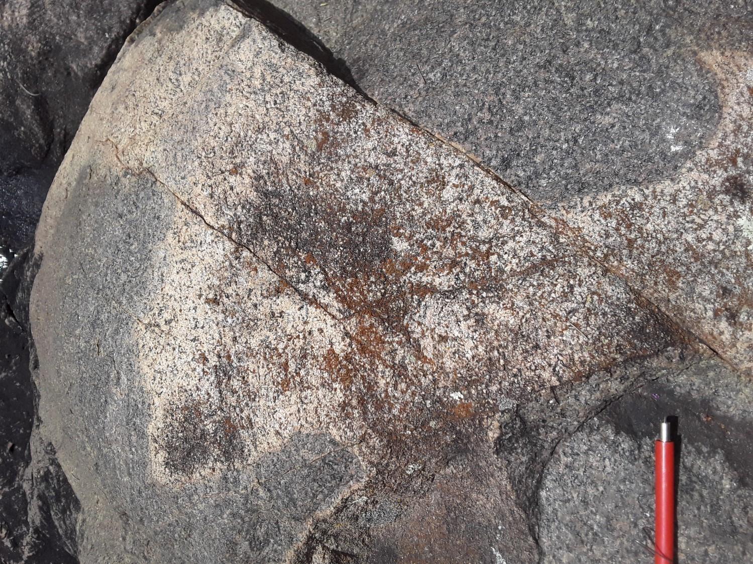 Suite intrusive de Rocher-Fendu – Géologie Québec